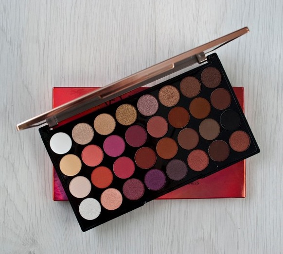 Goda apie MAKEUP REVOLUTION perliukus - Eurokos